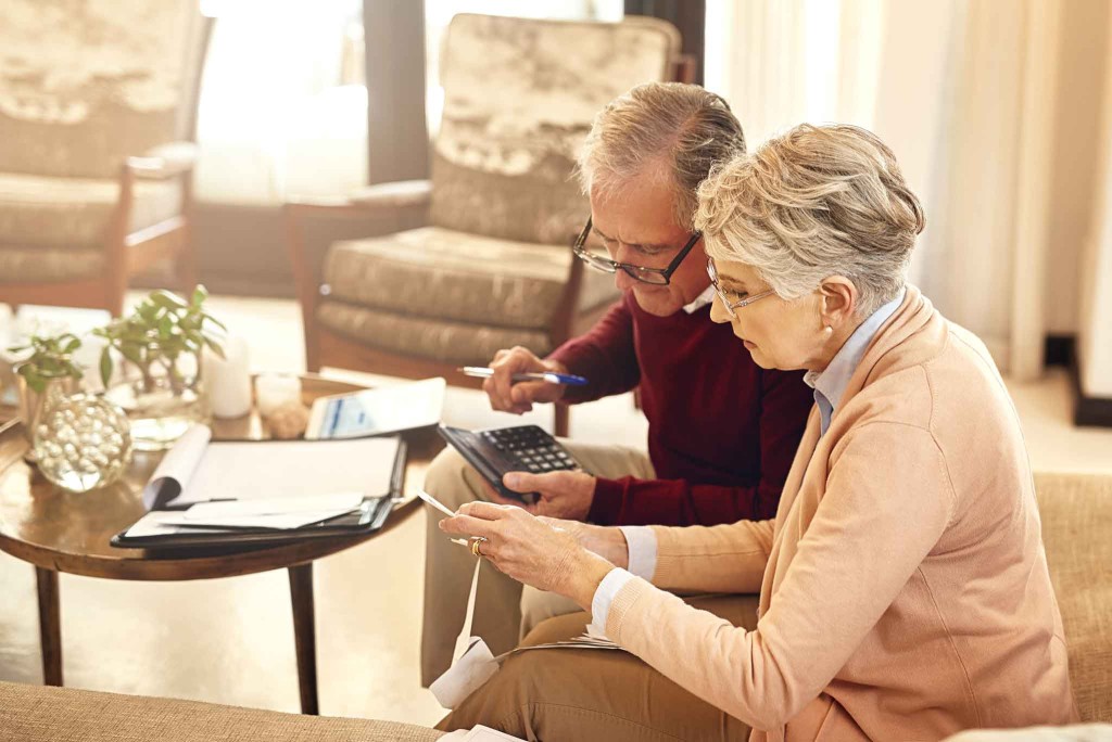 A Guide to Recliner Chairs for Senior Buyers